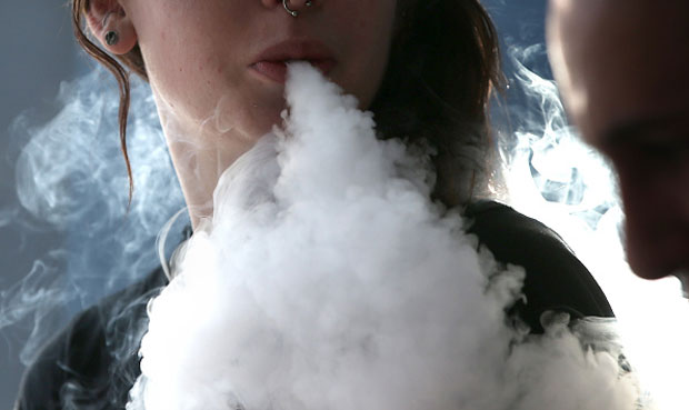 UW students rush to quit vaping after rash of illnesses