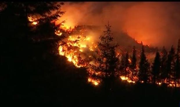 Rain helps crews contain Gold Bar, Oso wildfires