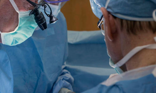 Is it ethical or irresponsible to perform a head transplant ...