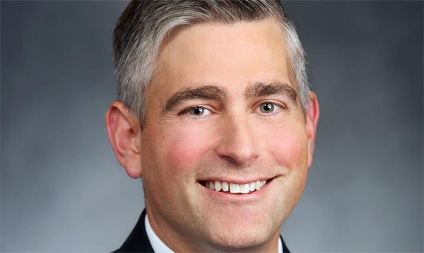 Baumgartner faces crowded primary field