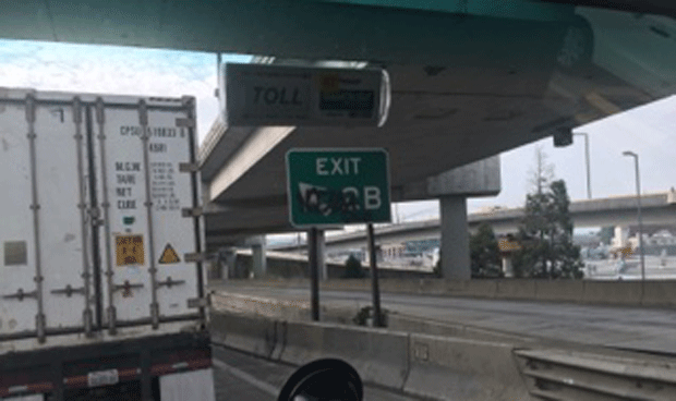 Graffiti along freeway signs creating problems for Seattle-area drivers ...