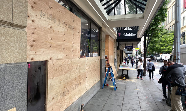 Small businesses in Seattle continuing to struggle amid COVID and riots