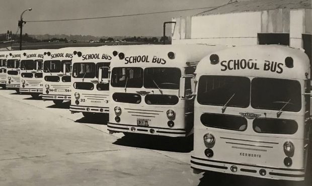 Distinctive Kenworth PACIFIC school bus was a Northwest favorite ...