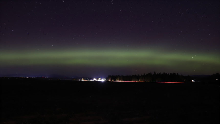 Aurora borealis streaks through night sky across Washington state ...