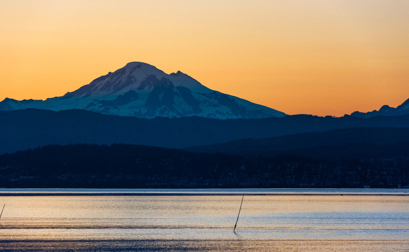 High winds roar through the Pacific NW