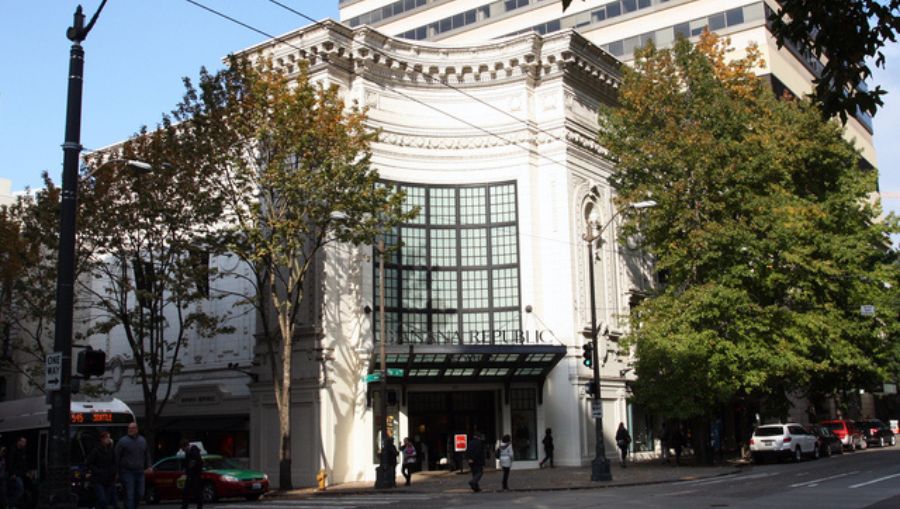 Coliseum Theater, a Seattle landmark, auctioned off