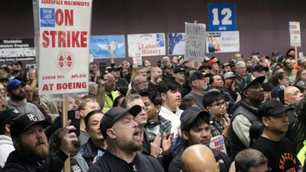 Boeing layoffs next month, furloughs end, Sen. Cantwell booed