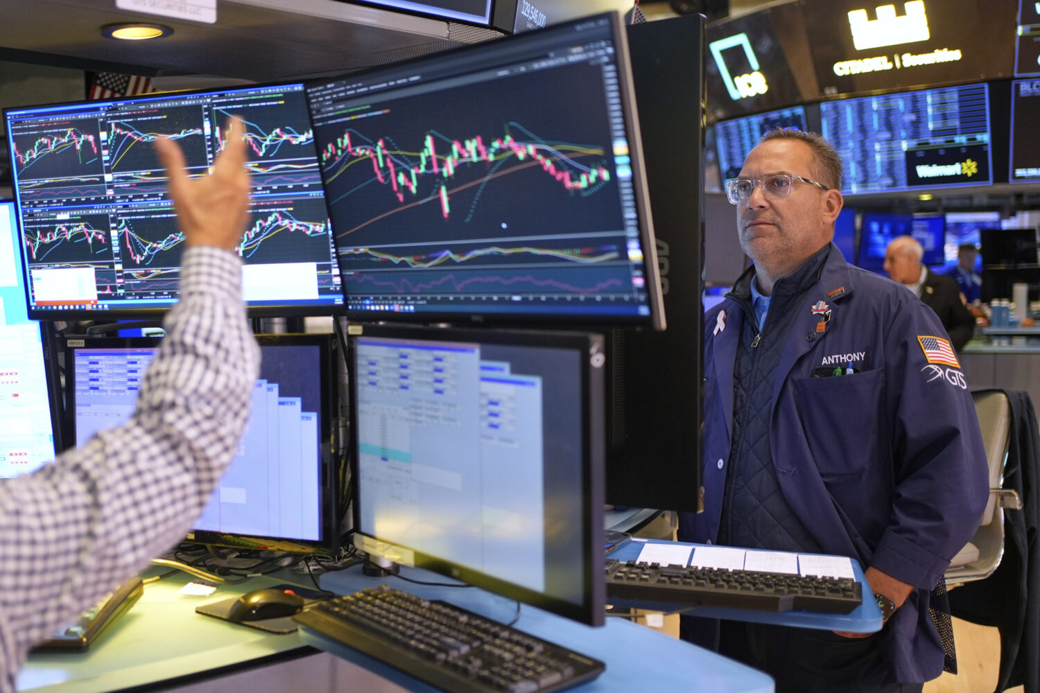 It's Trump's economy now. The latest financial numbers offer some ...